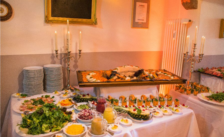 Festliches Mittagsbuffet